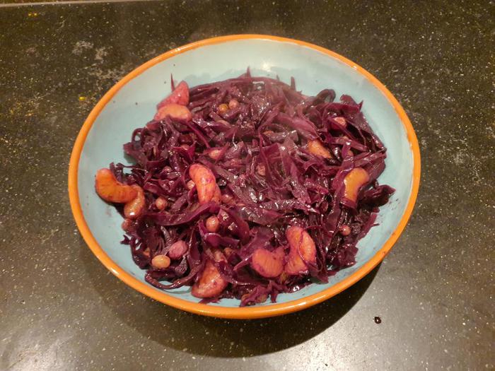 Gestoofde rode kool met mandarijn en rozijn :: Kuiranto